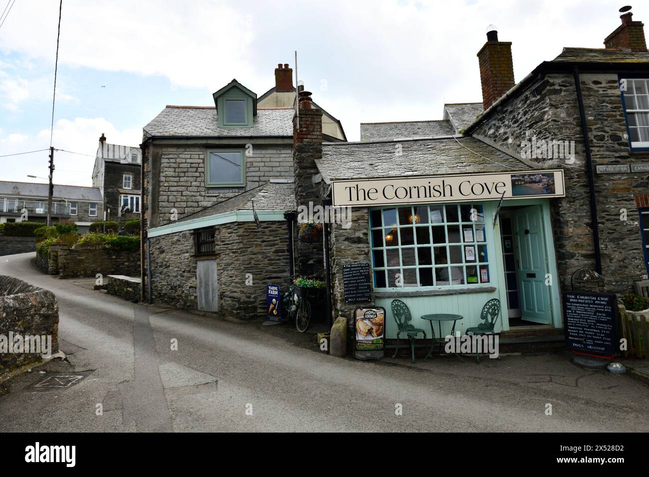 Cafe in the Village of Port Issac Cornwall England uk Stock Photo - Alamy