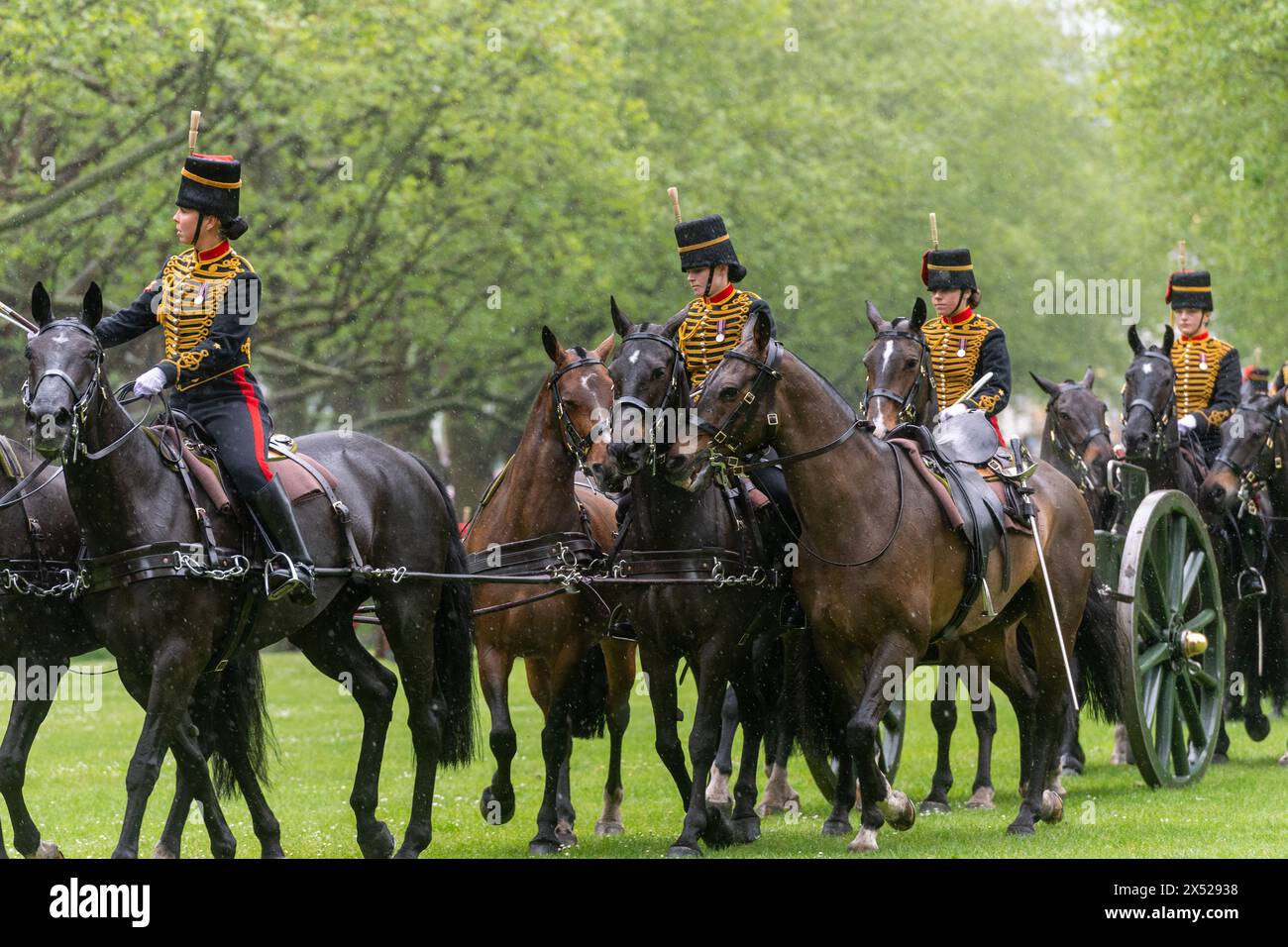London, UK, 06th May, 2024. The King’s Troop Royal Horse Artillery fire ...