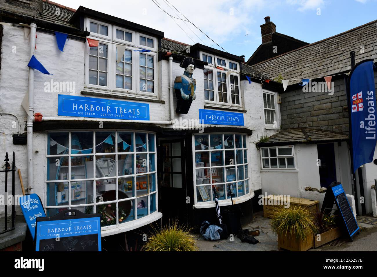 Harbour Treats Sweet Shop Port Issac Cornwall England uk Stock Photo ...
