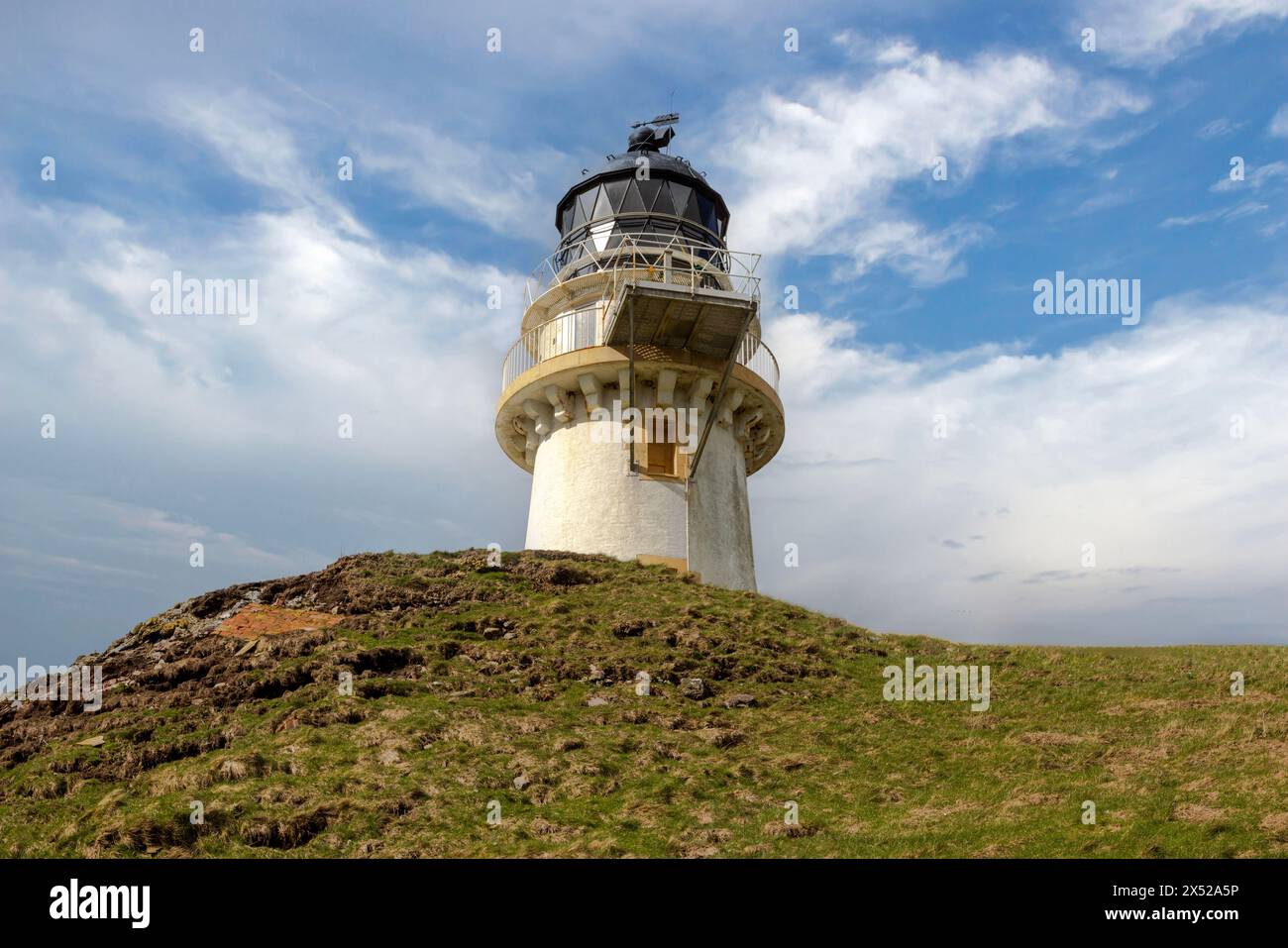 Todhead Lighthouse is a lighthouse in Aberdeenshire, Scotland, just ...