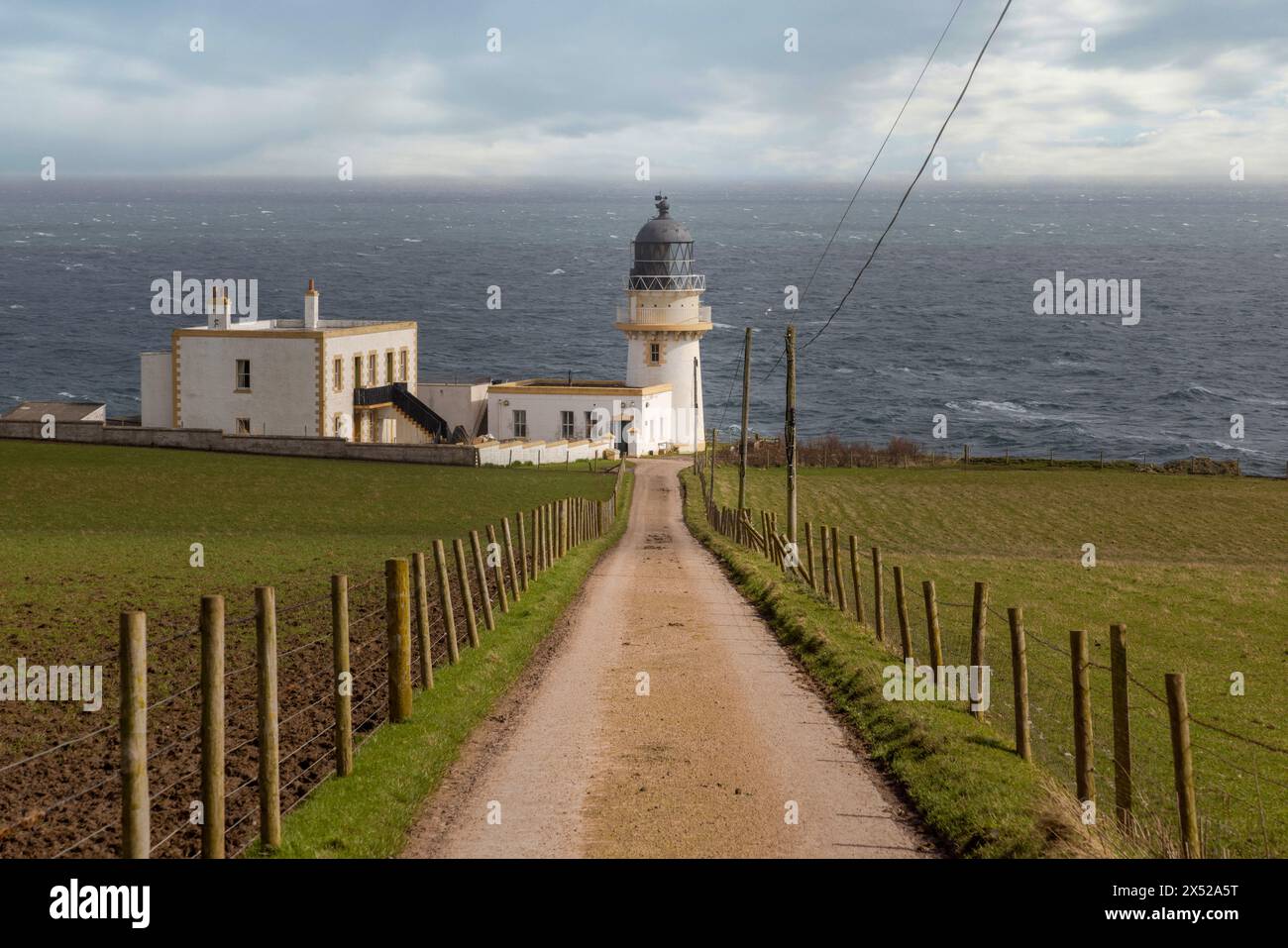 Todhead Lighthouse is a lighthouse in Aberdeenshire, Scotland, just ...