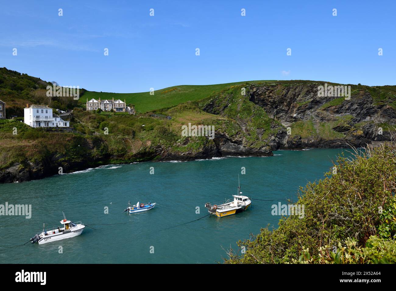 Port Issac Harbour Cornwall England uk Stock Photo - Alamy