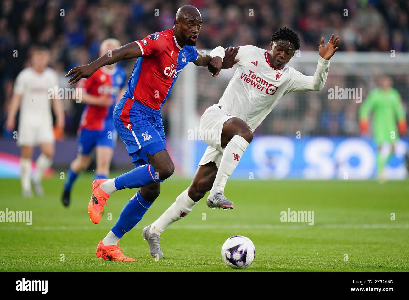 Crystal palace manchester united mateta hi-res stock photography and ...