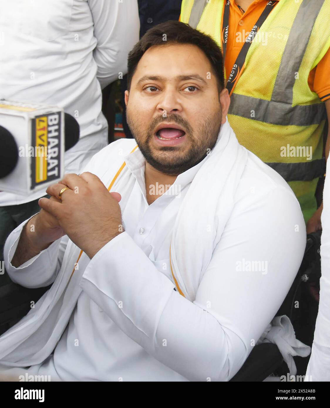 Wheelchair airport india hi-res stock photography and images - Alamy