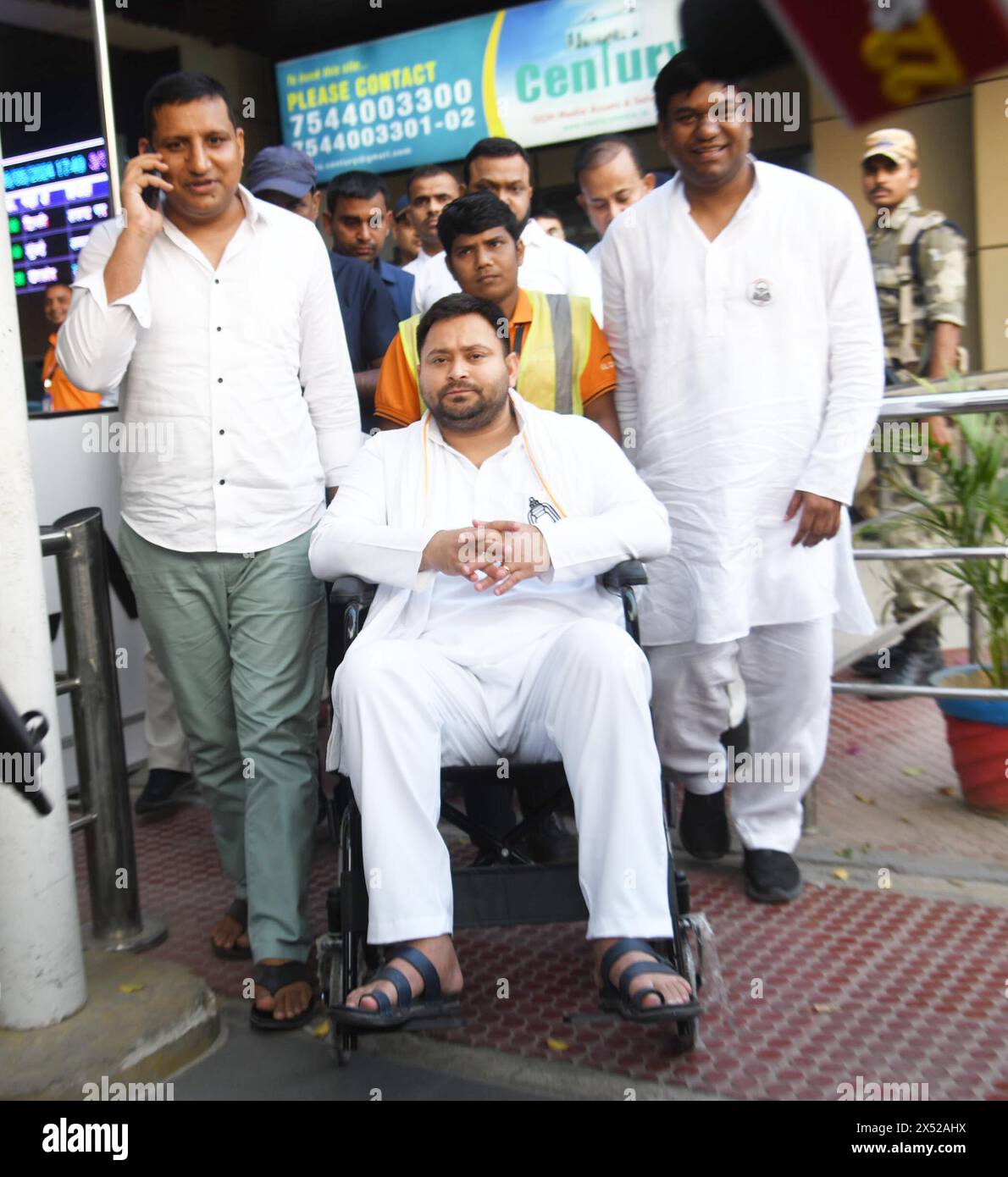 Wheelchair airport india hi-res stock photography and images - Alamy
