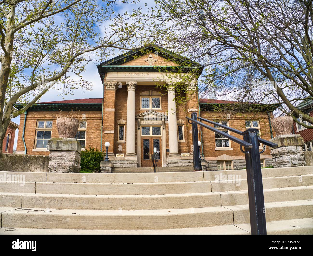 Carnegie Library in downtown Delaware Ohio USA 2024 Stock Photo - Alamy