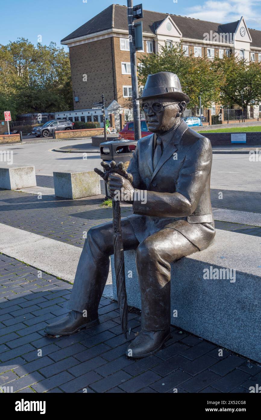 Memorial statue of Dr Alfred Salter, 'Dr Salter's Daydream" by Diane ...
