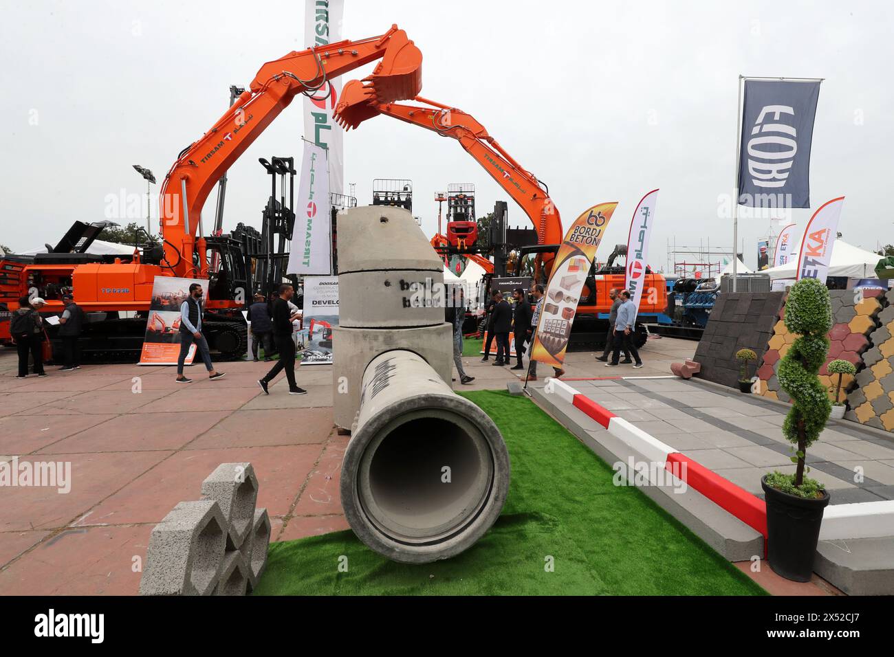 Algiers. 6th May, 2024. People visit a trade show of construction ...