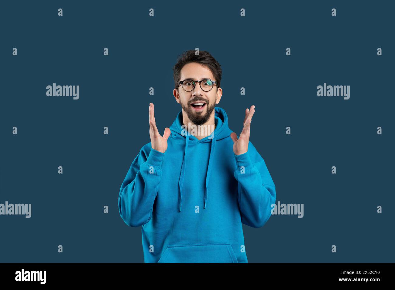 Zoomer gesture hi-res stock photography and images - Alamy