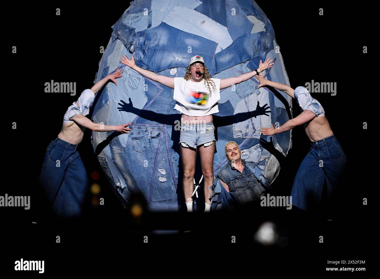 Windows95man representing Finland with the song “No rules!” during the ...