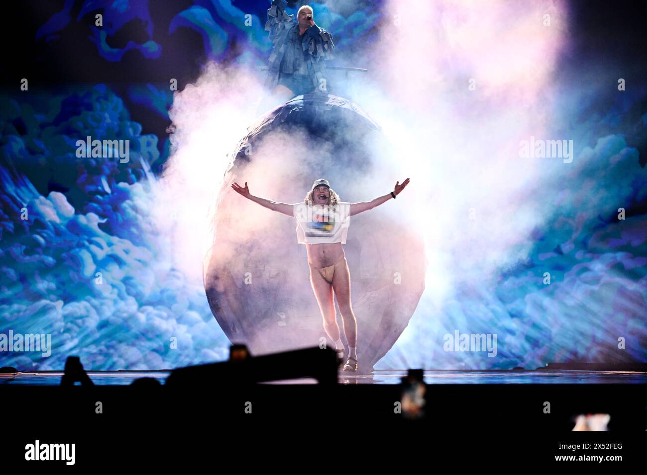 Windows95man representing Finland with the song “No rules!” during the ...