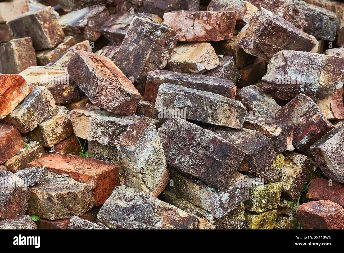 Debris pile of wall bricks Stock Photo - Alamy
