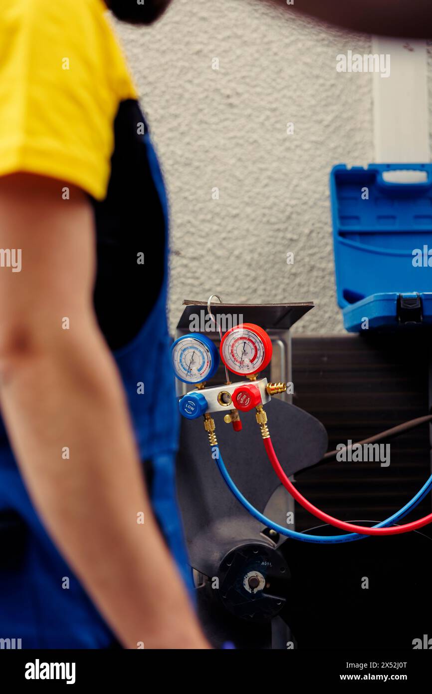 Freon levels hi-res stock photography and images - Alamy Freon levels hi-res stock photography and images - Alamy