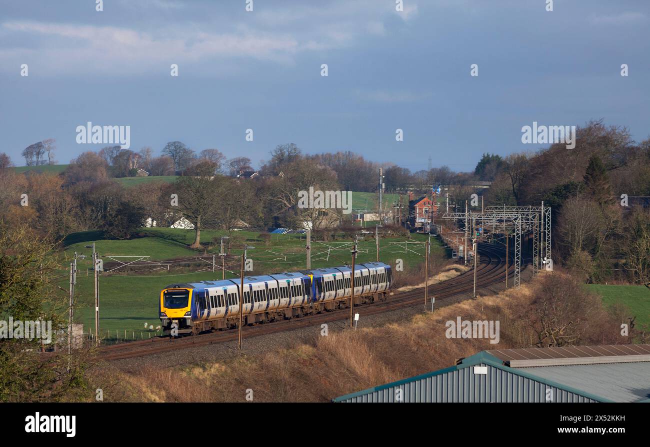 2 Northern Rail class 195 CAF diesel multiple units 195124 + 195123 on ...