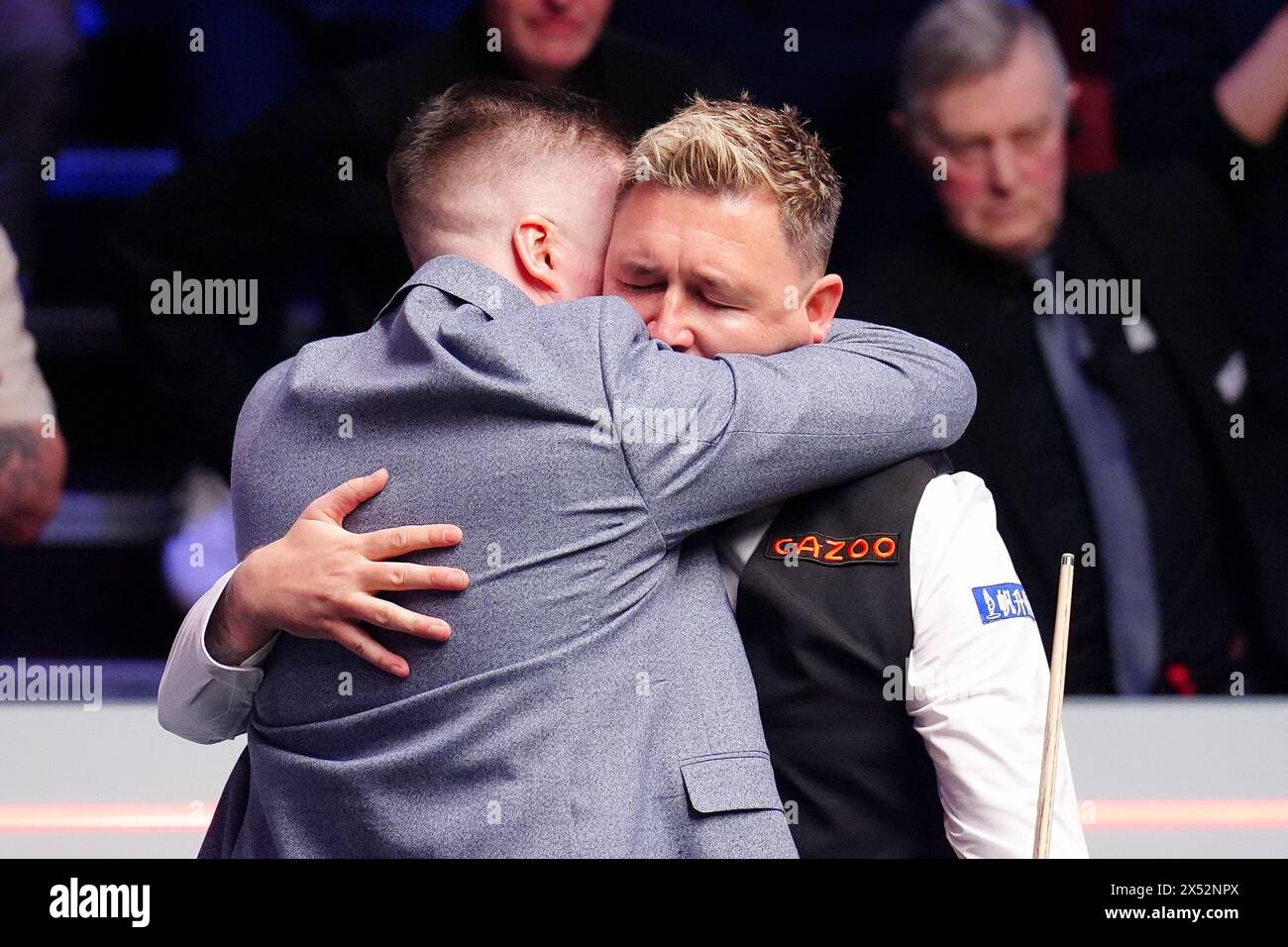 Kyren Wilson celebrates with his brother Taylor after winning the final ...