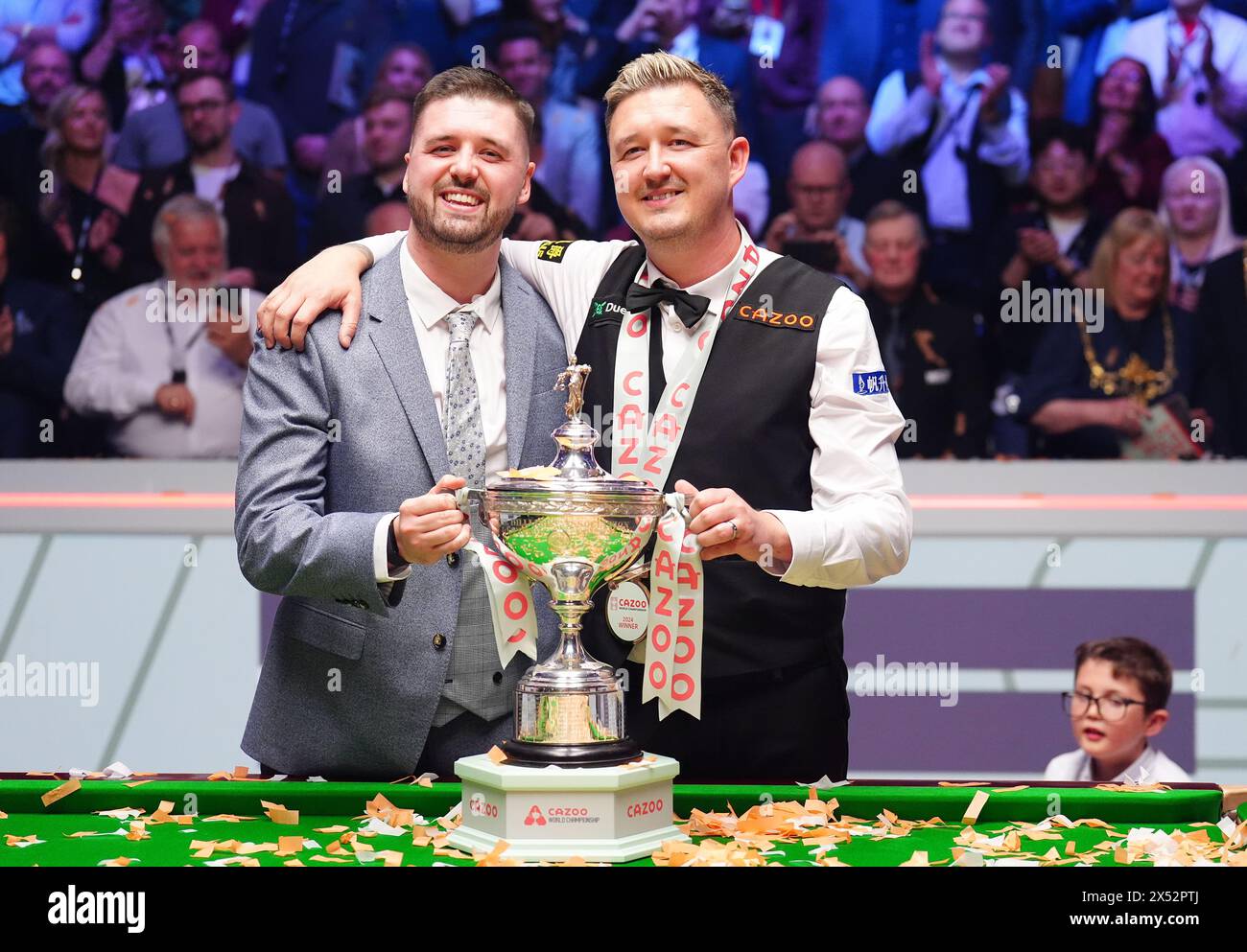 Kyren Wilson celebrates with his brother Taylor after winning the final ...