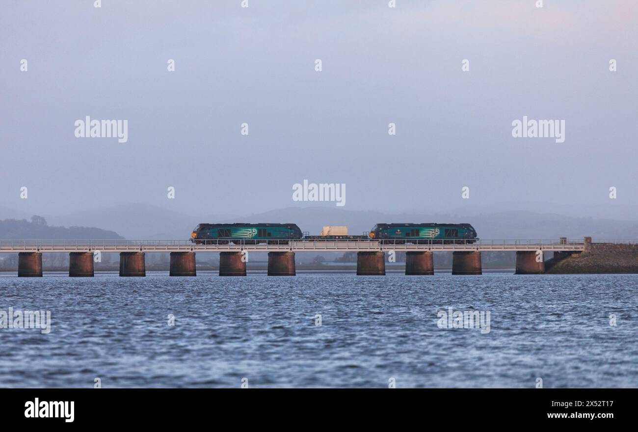 Arnside viaduct (river Kent) on the Cumbrian coast railway line, UK ...