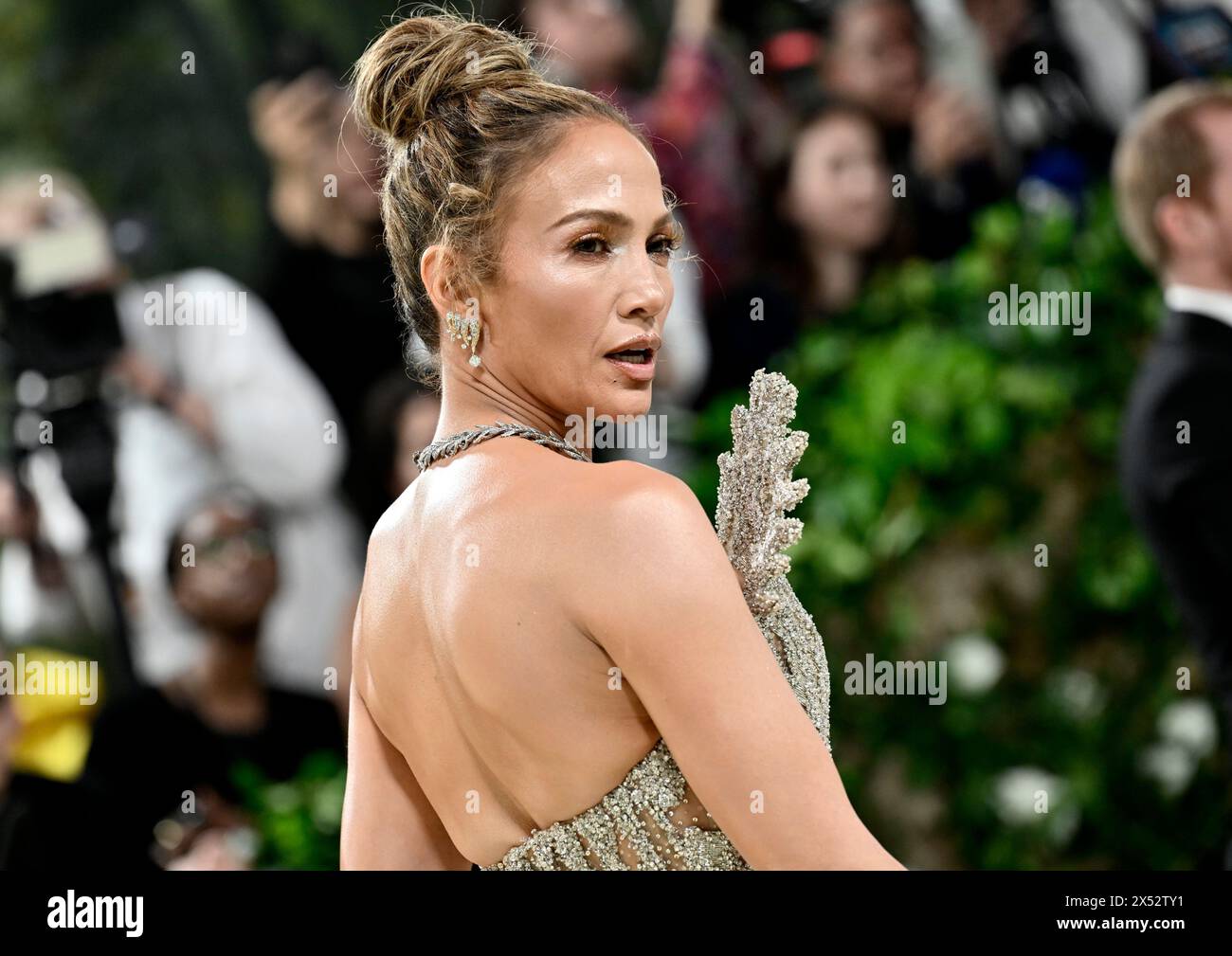 Jennifer Lopez attends The Metropolitan Museum of Art's Costume ...