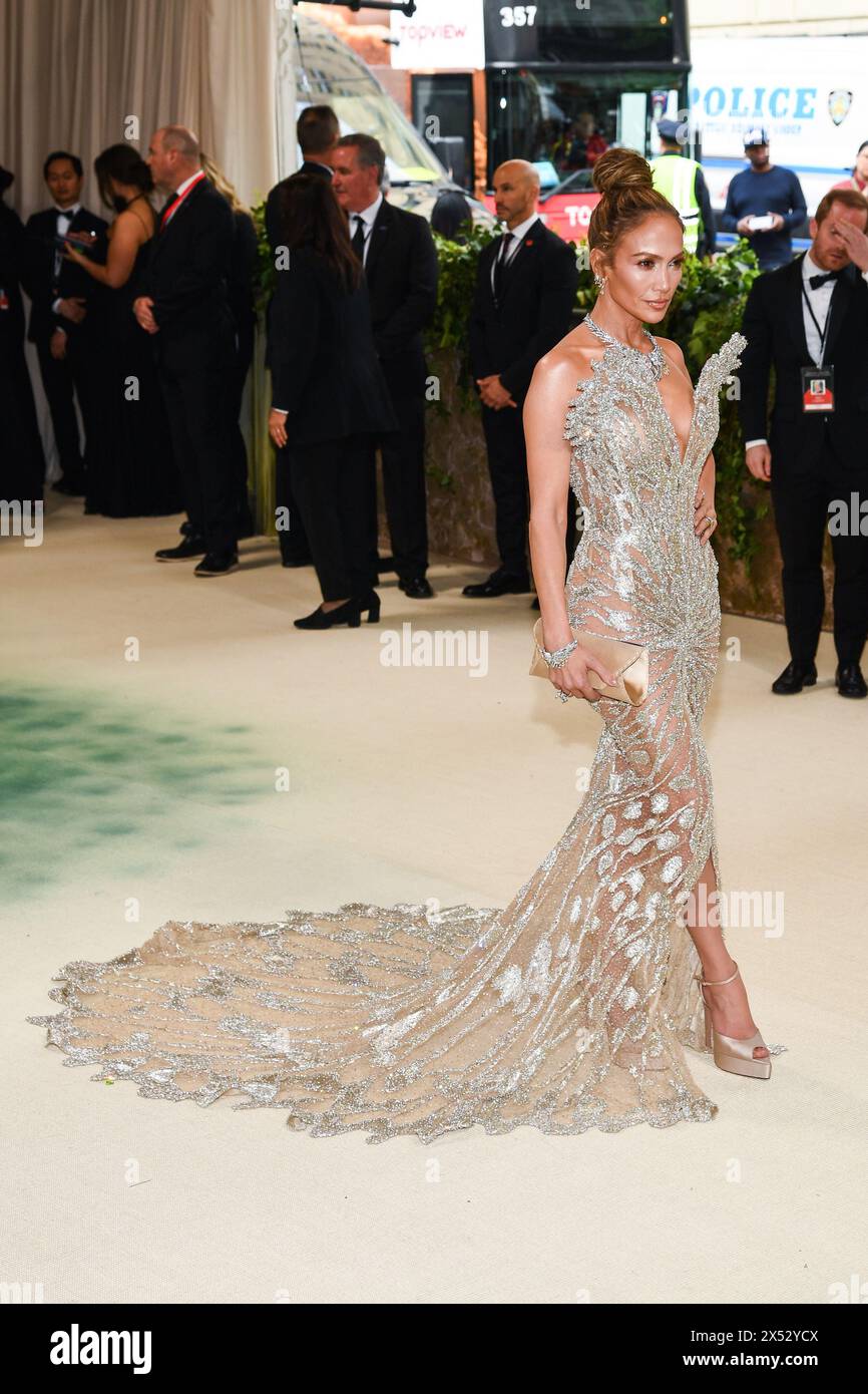 Jennifer Lopez walking on the red carpet at the 2024 Metropolitan ...
