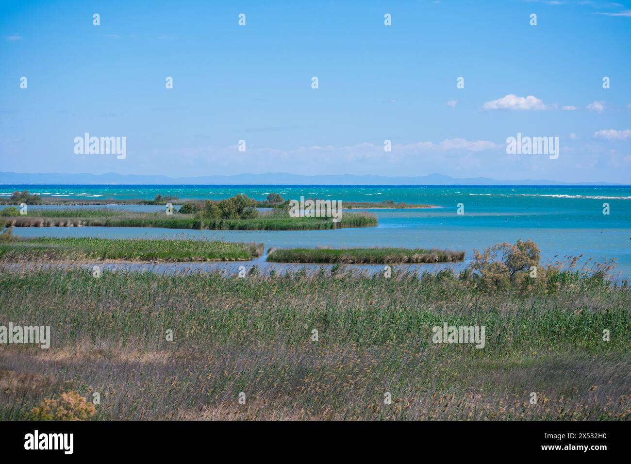 Paisajes azules hi-res stock photography and images - Alamy