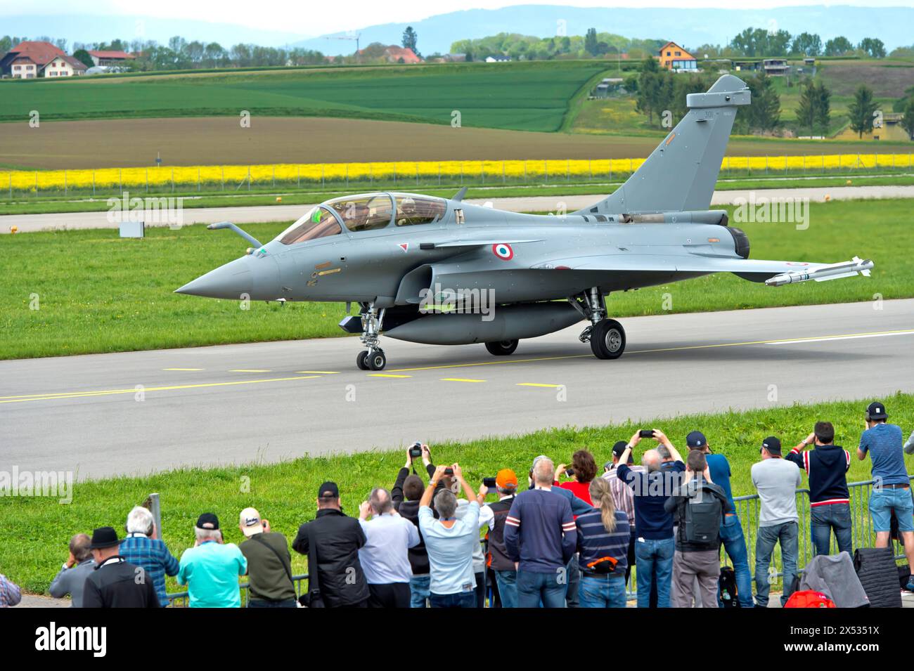 Tree warblers observe a Dassault Rafale B twin-seater multi-role combat ...