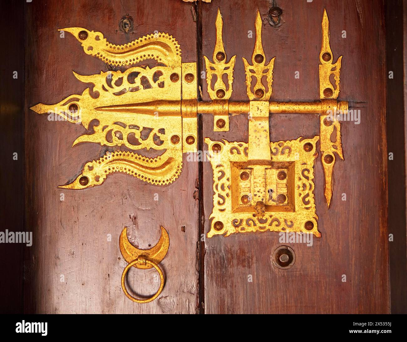 Traditional Kerala door opener, Kavanattinkara, Backwaters, Kerala ...
