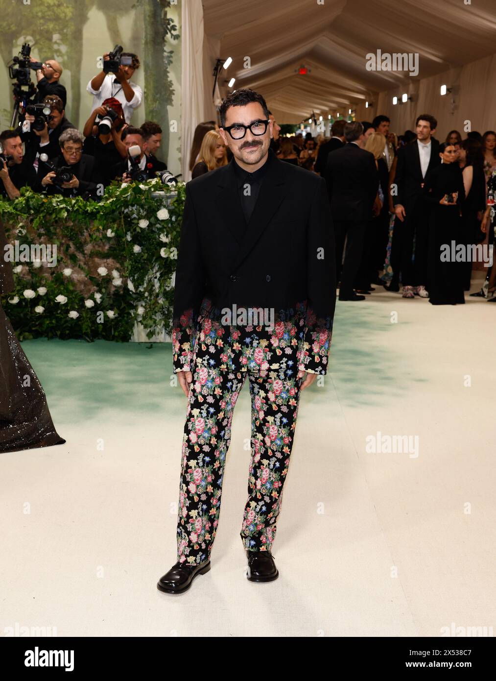Met gala 2024 dan levy hi-res stock photography and images - Alamy