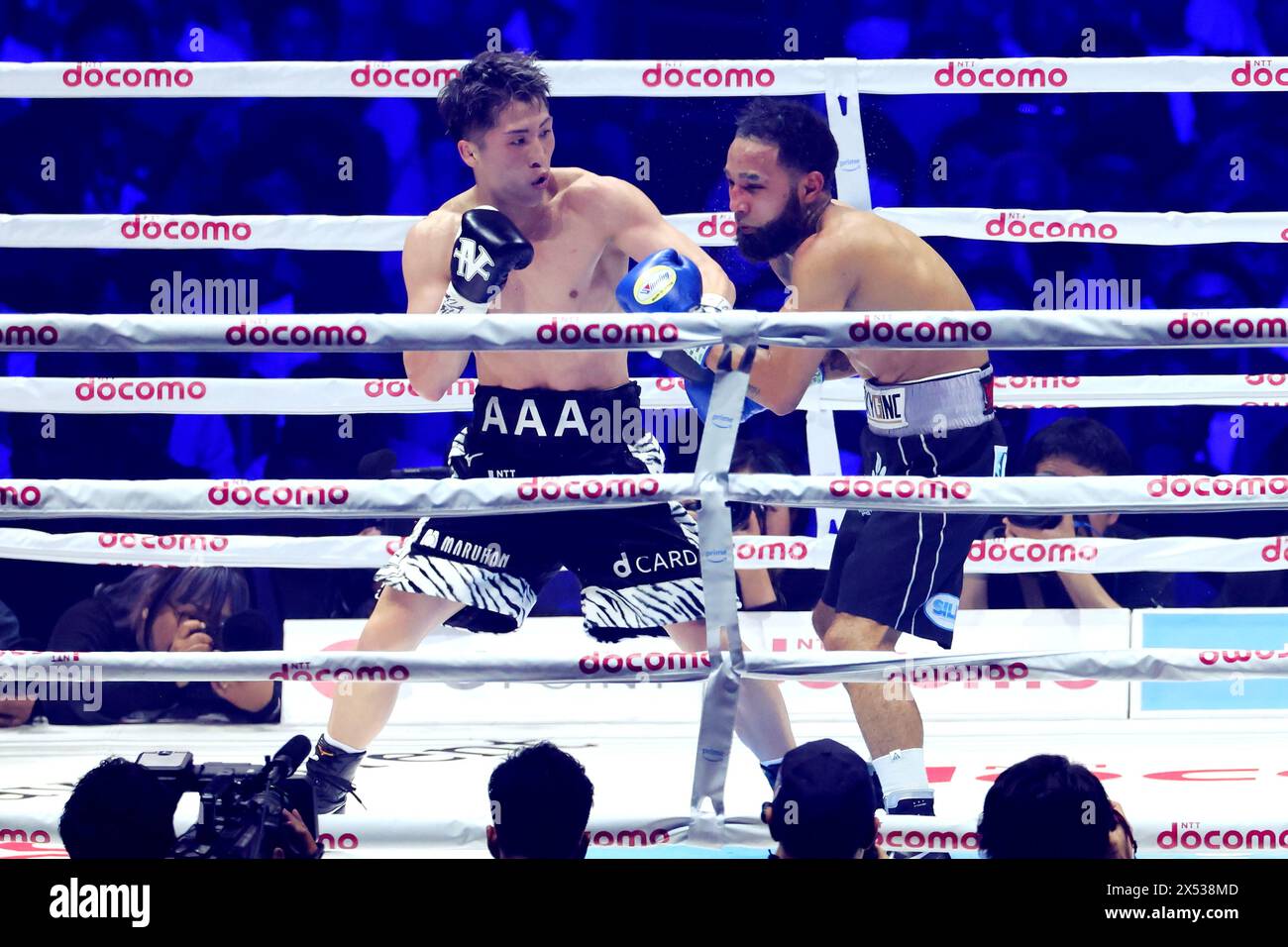 Tokyo, Japan. 6th May, 2024. (L-R) Luis Nery (MEX), Naoya Inoue (JPN) Boxing : IBF, WBA, WBC and ...