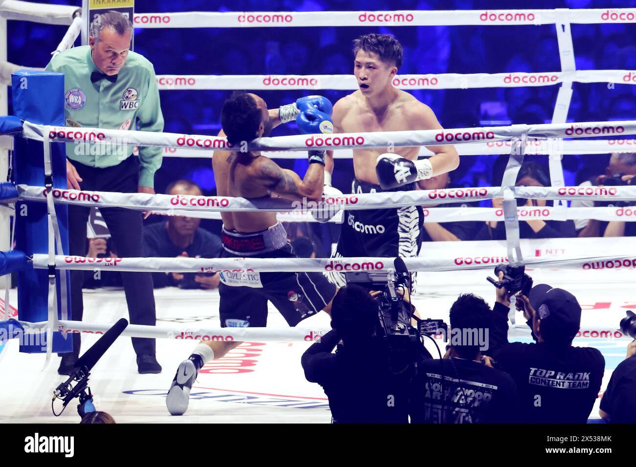 Tokyo, Japan. 6th May, 2024. (L-R) Luis Nery (MEX), Naoya Inoue (JPN ...