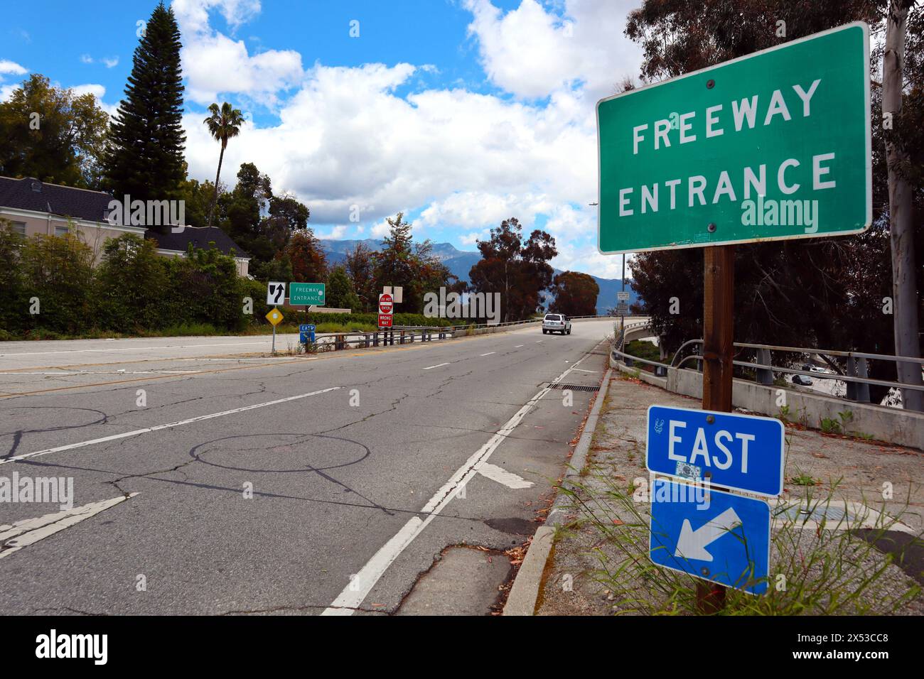 Los Angeles, California: Freeway Entrance sign Stock Photo - Alamy