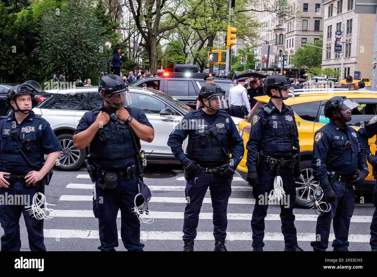 NYPD Strategic Response group stands by at 79th and Fifth, one block ...