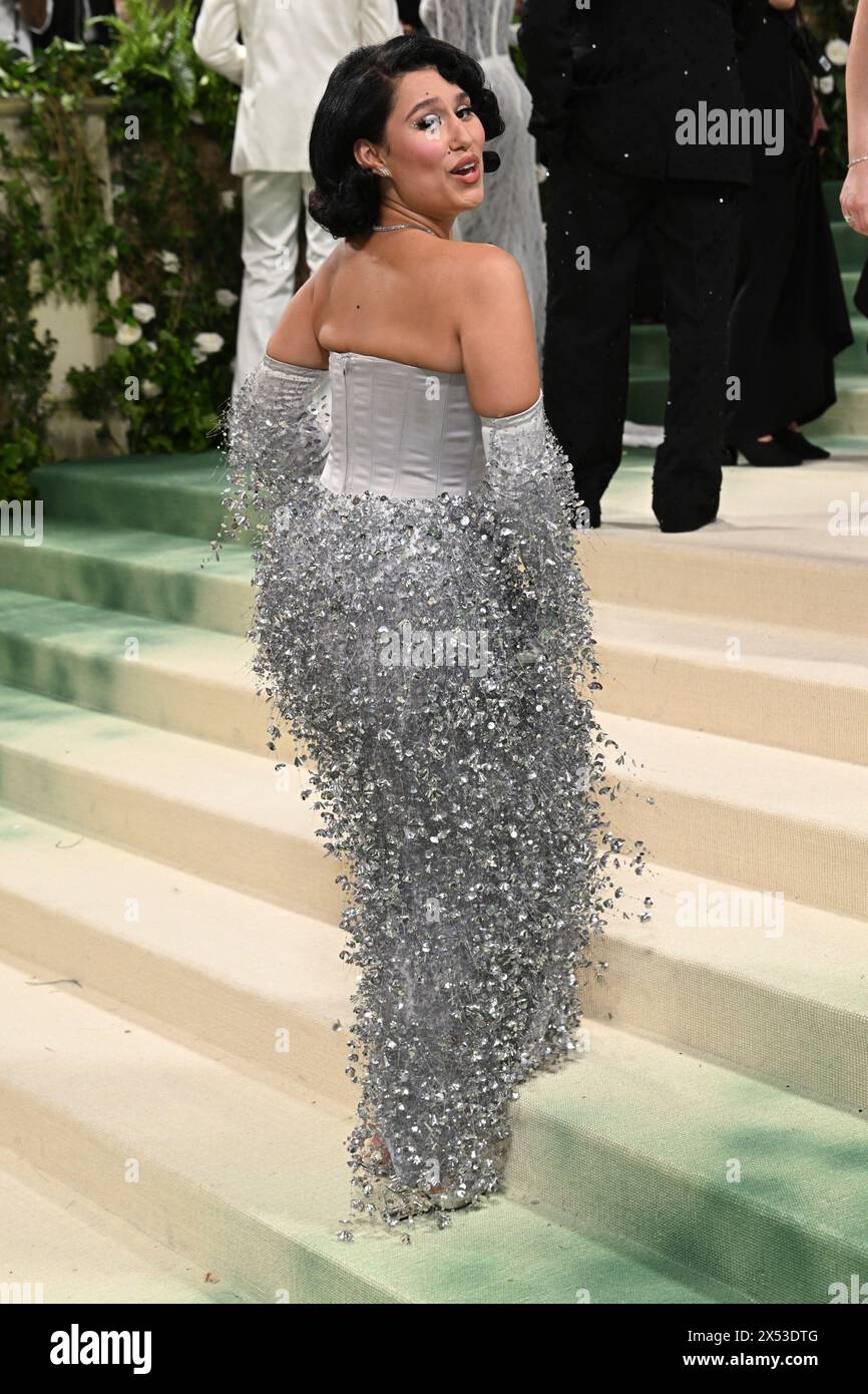 Photo by: DPRF/STAR MAX/IPx 2024 Raye at the 2024 Costume Institute ...
