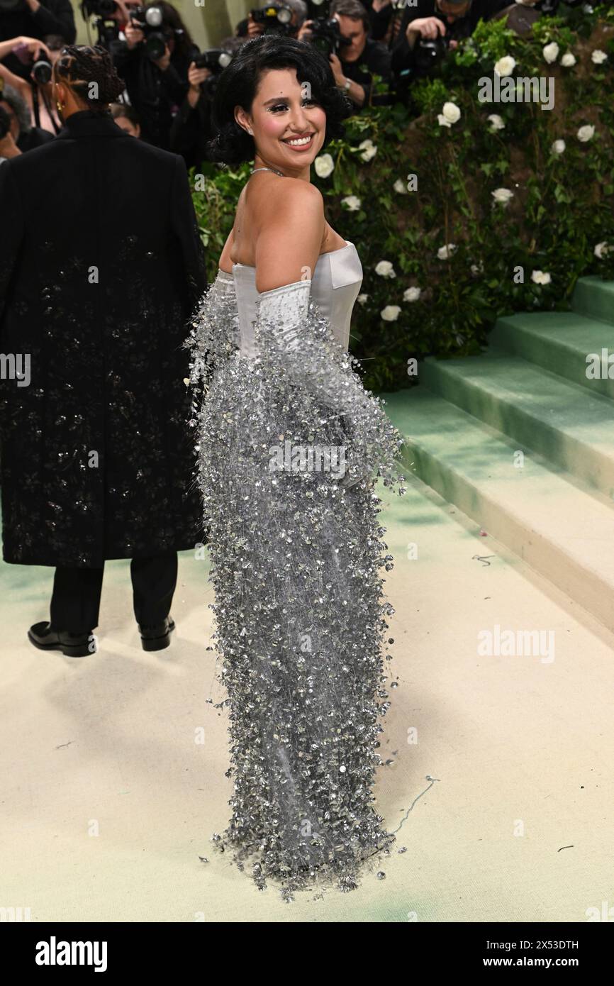 Photo by: DPRF/STAR MAX/IPx 2024 Raye at the 2024 Costume Institute ...