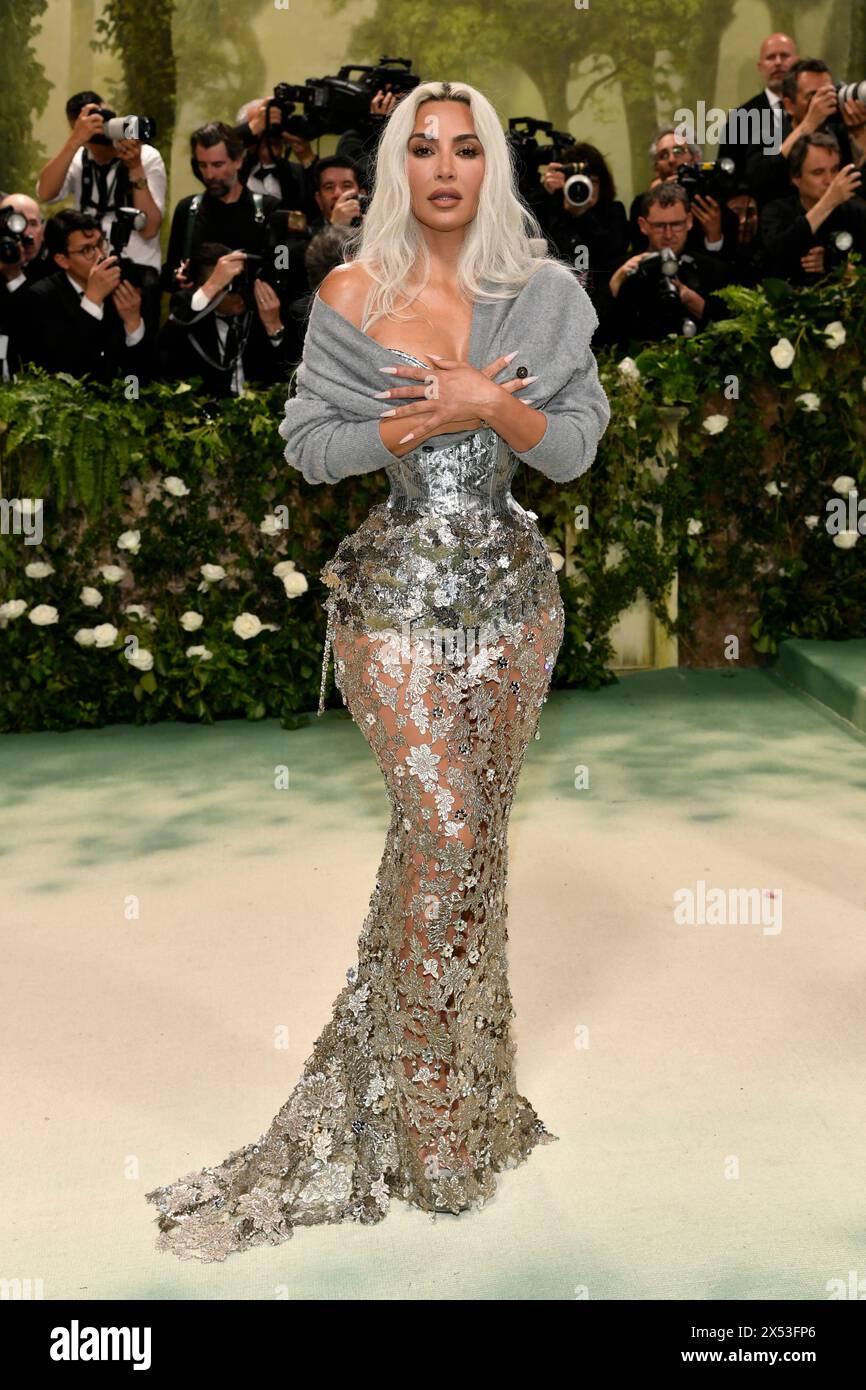 Kim Kardashian attends The Metropolitan Museum of Art's Costume ...