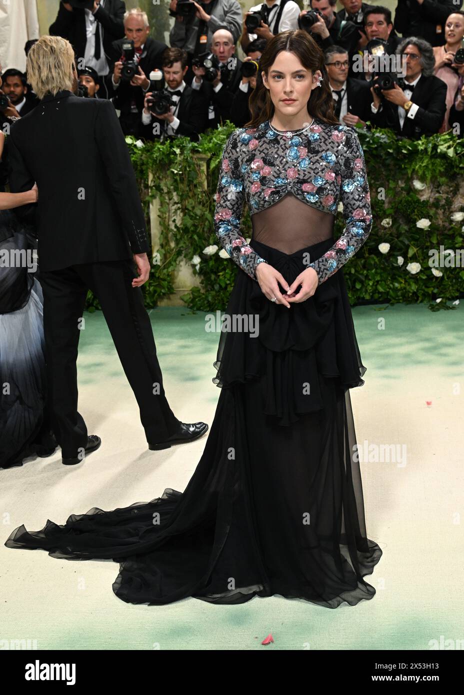 Met gala 2024 riley hi-res stock photography and images - Alamy