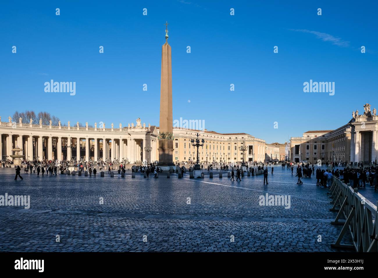 View of Saint Peter's Square in Vatican City, the papal enclave in Rome ...