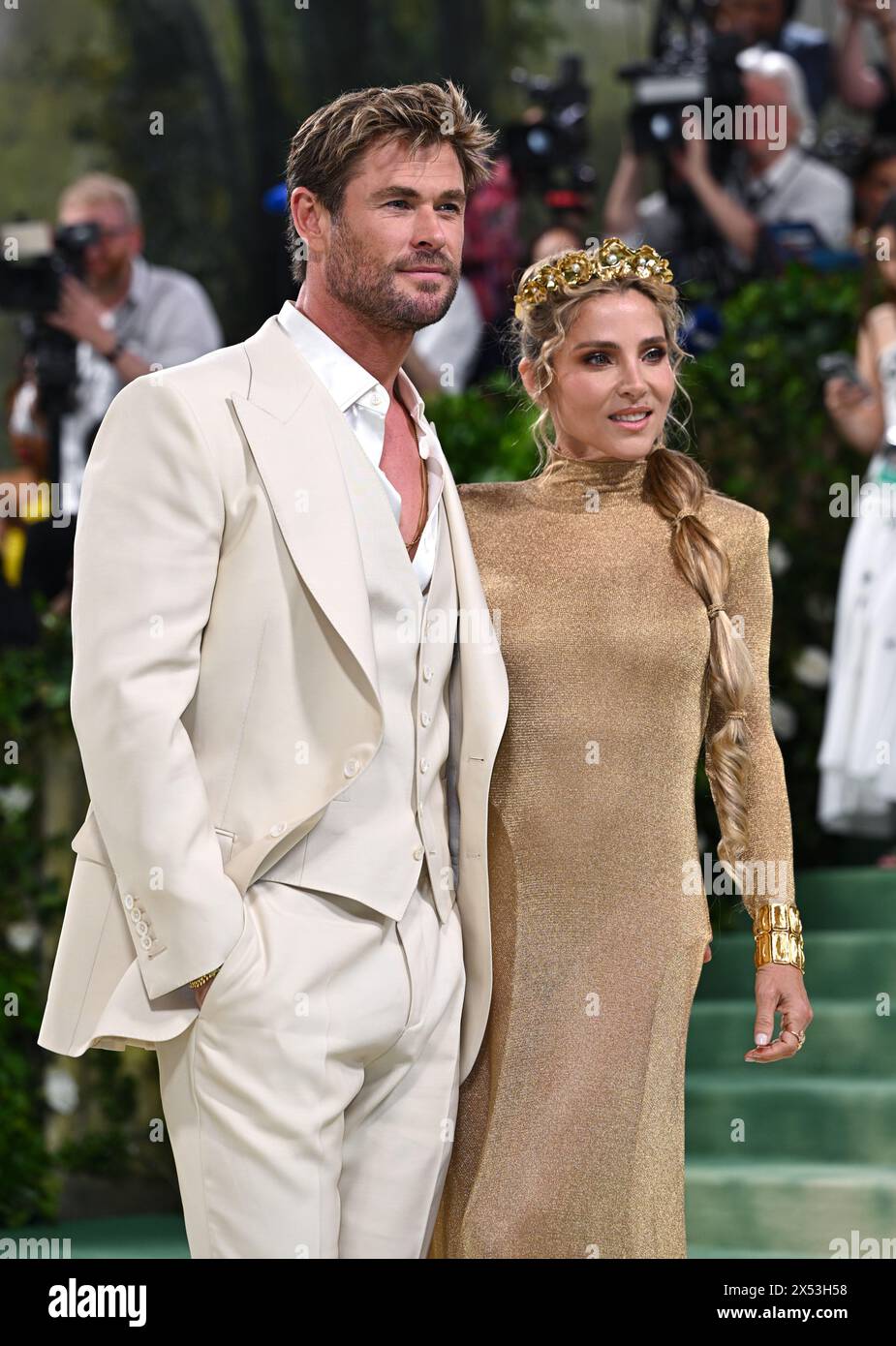New York, USA. May 6th, 2024. Chris Hemsworth and Elsa Pataky arriving at The Met Gala, Sleeping ...