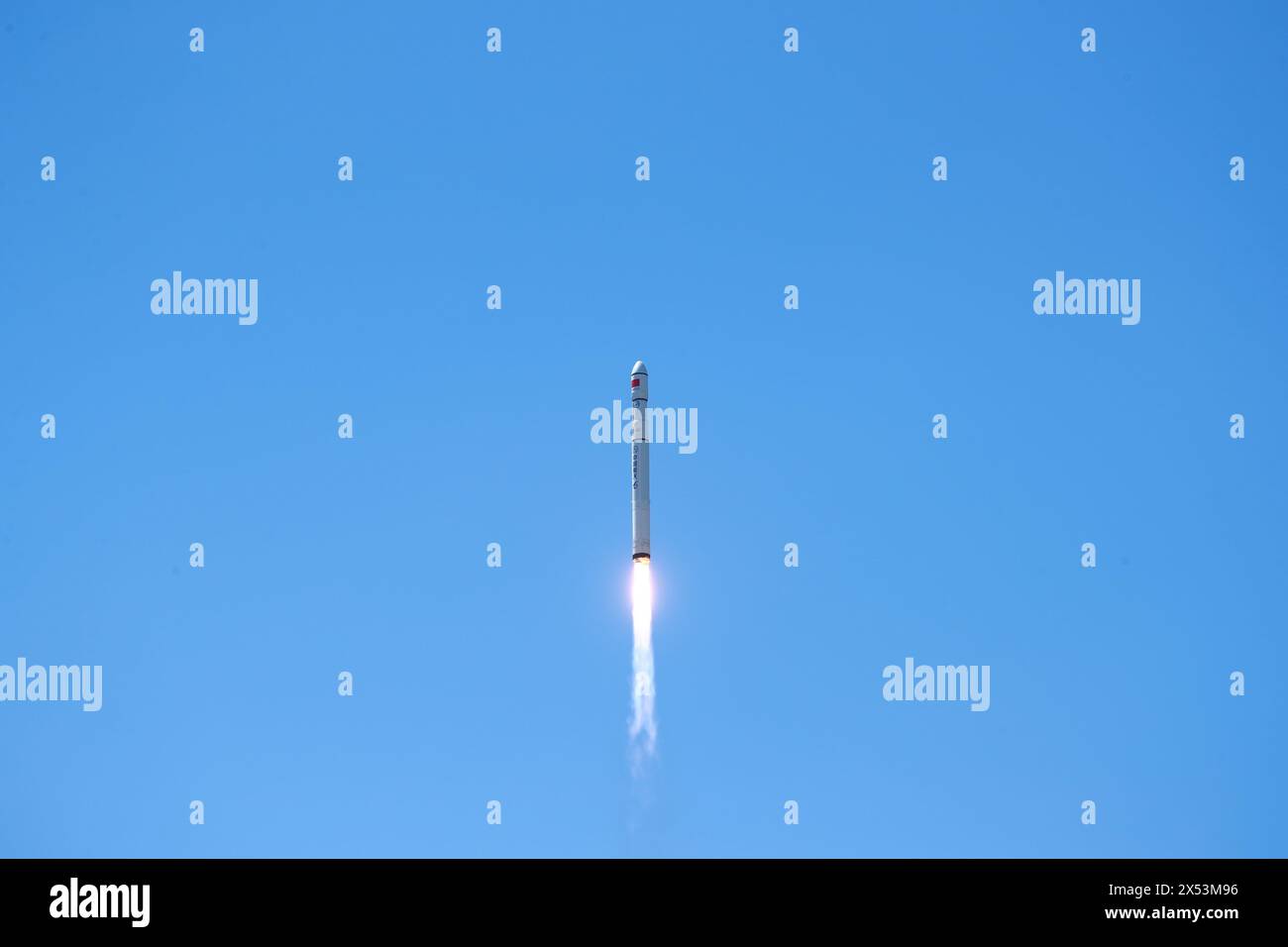 (240507) -- TAIYUAN, May 7, 2024 (Xinhua) -- A Long March-6C carrier ...