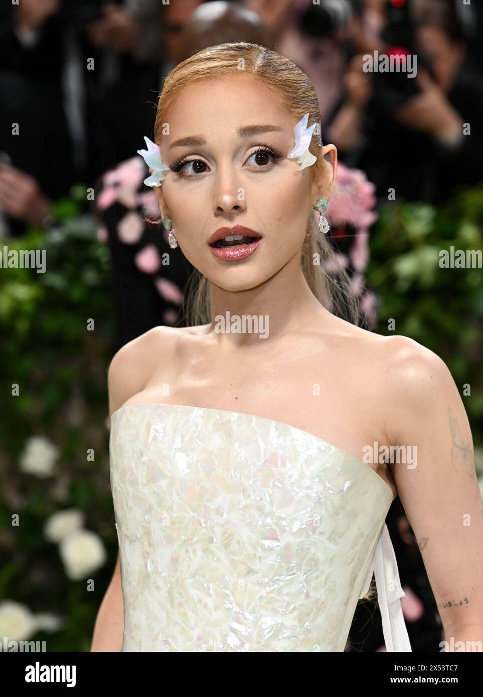 Ariana Grande Photoshoot 2024
