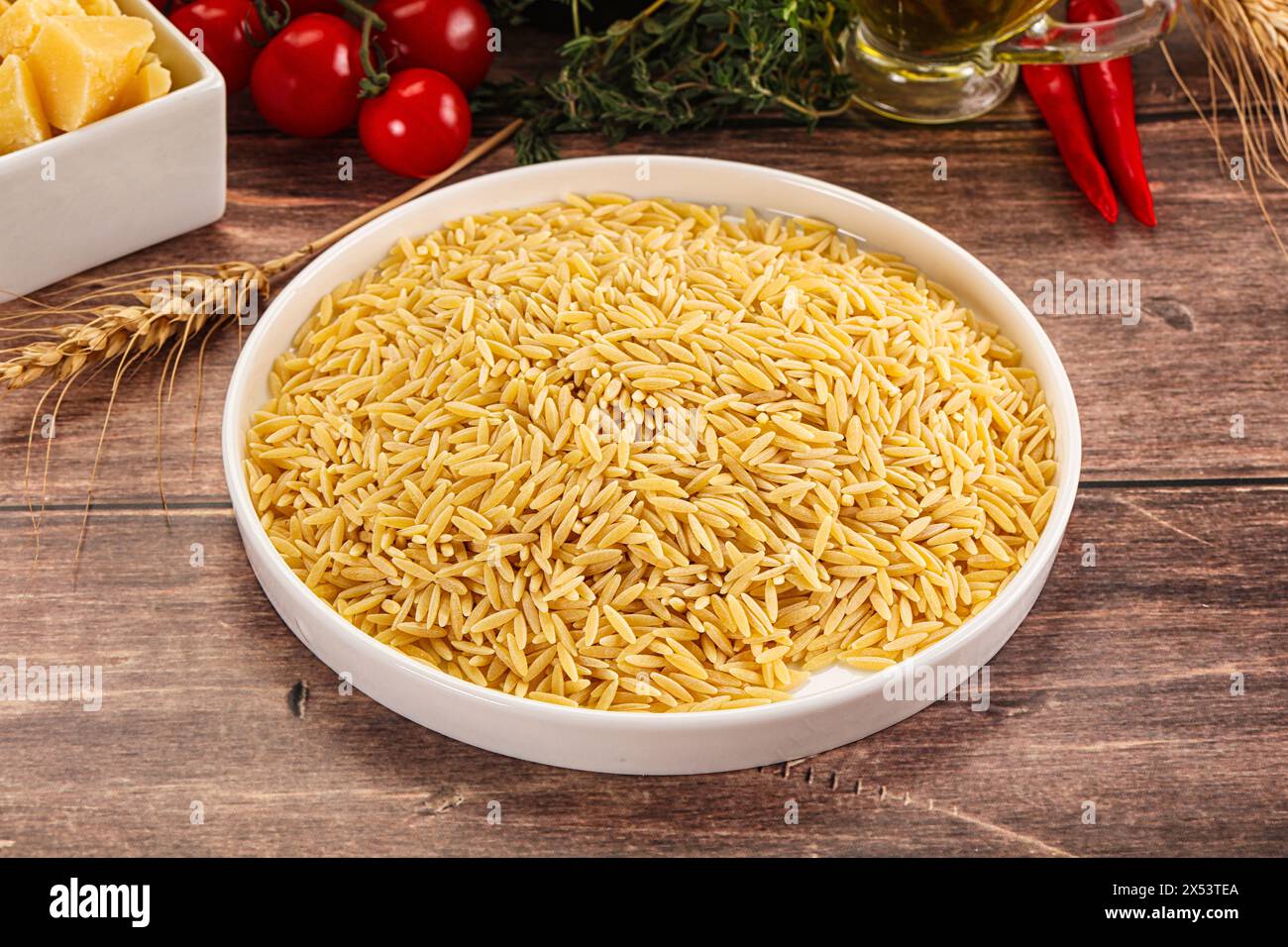 Italian raw dry pasta risoni for cooking Stock Photo - Alamy