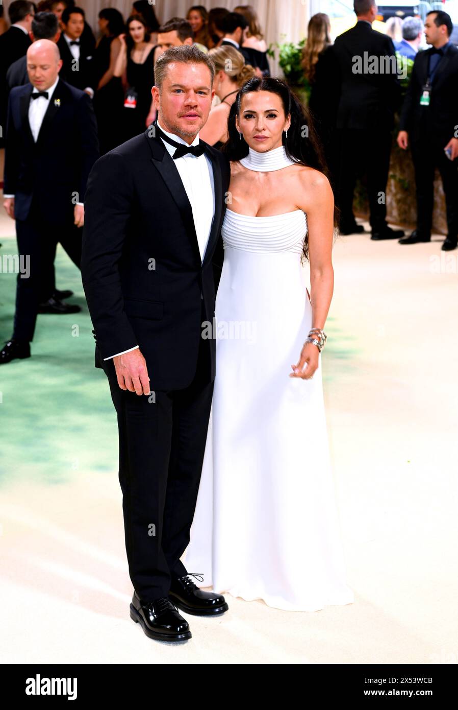 Matt Damon and Luciana Barroso attending the Metropolitan Museum of Art ...