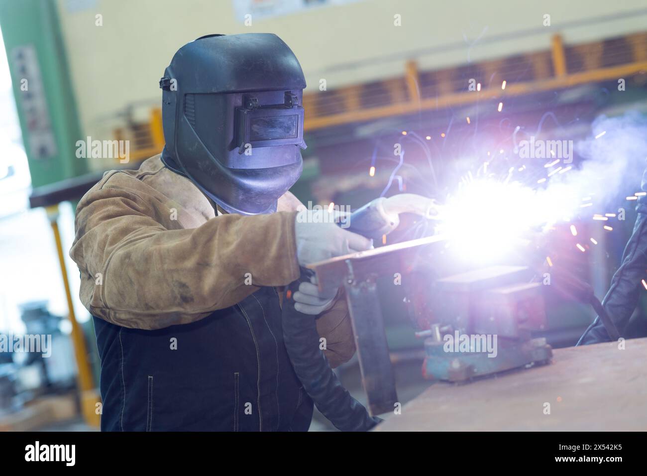 Welding helmet visor hi-res stock photography and images - Alamy