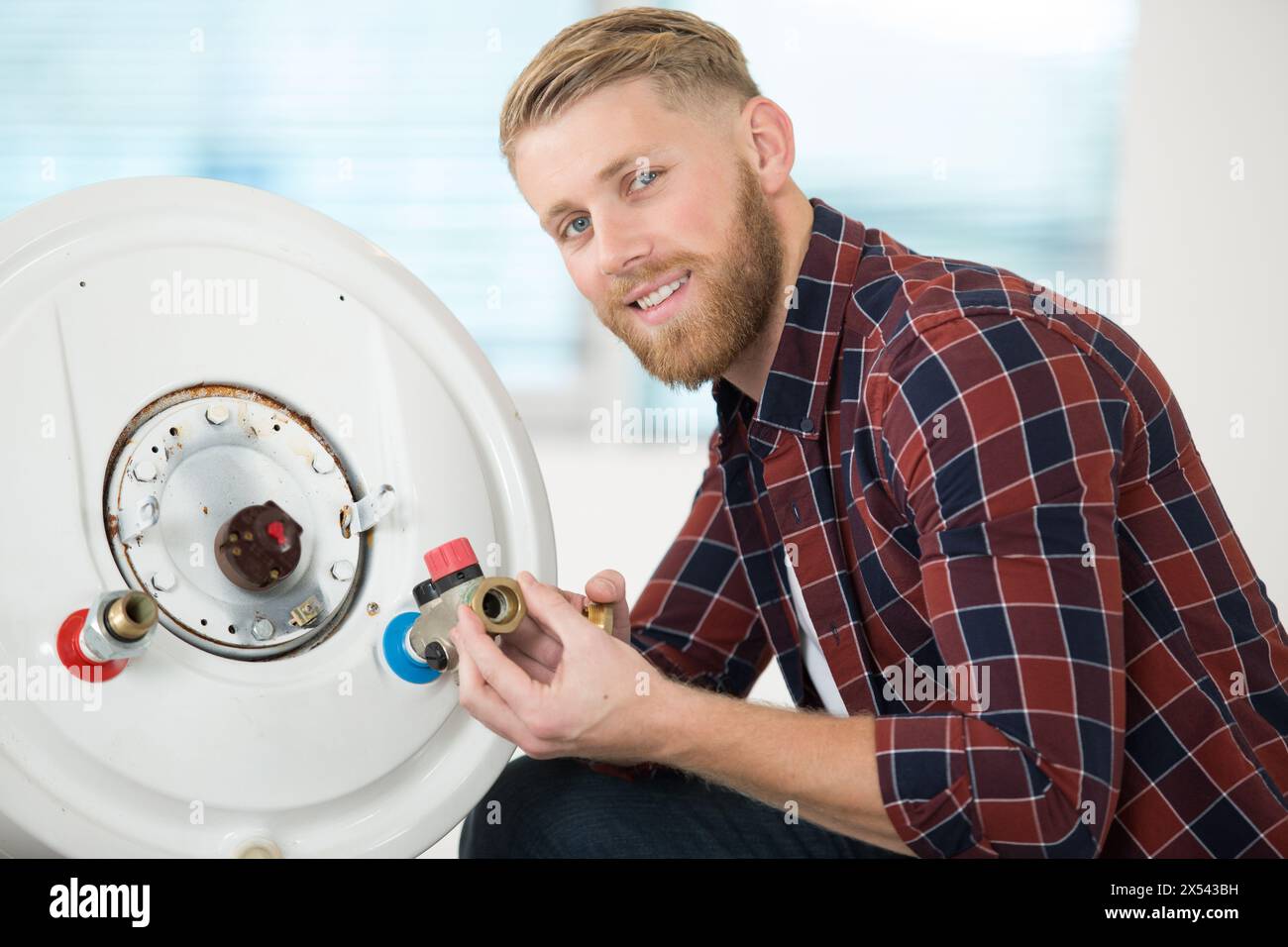 Installing circulation pump hi-res stock photography and images - Alamy