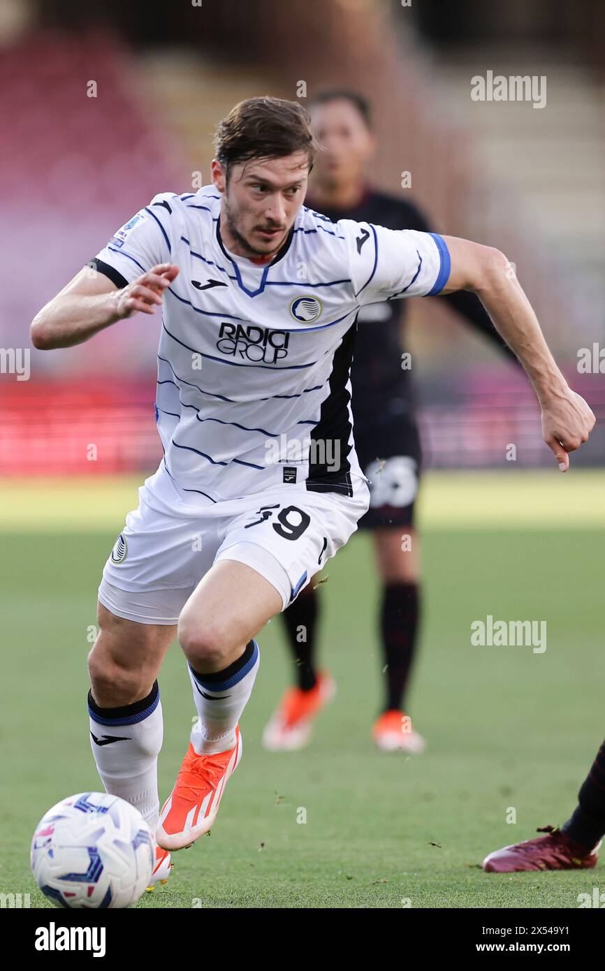 Atalanta's Aleksei Miranchuk controls the ball during the Serie A ...