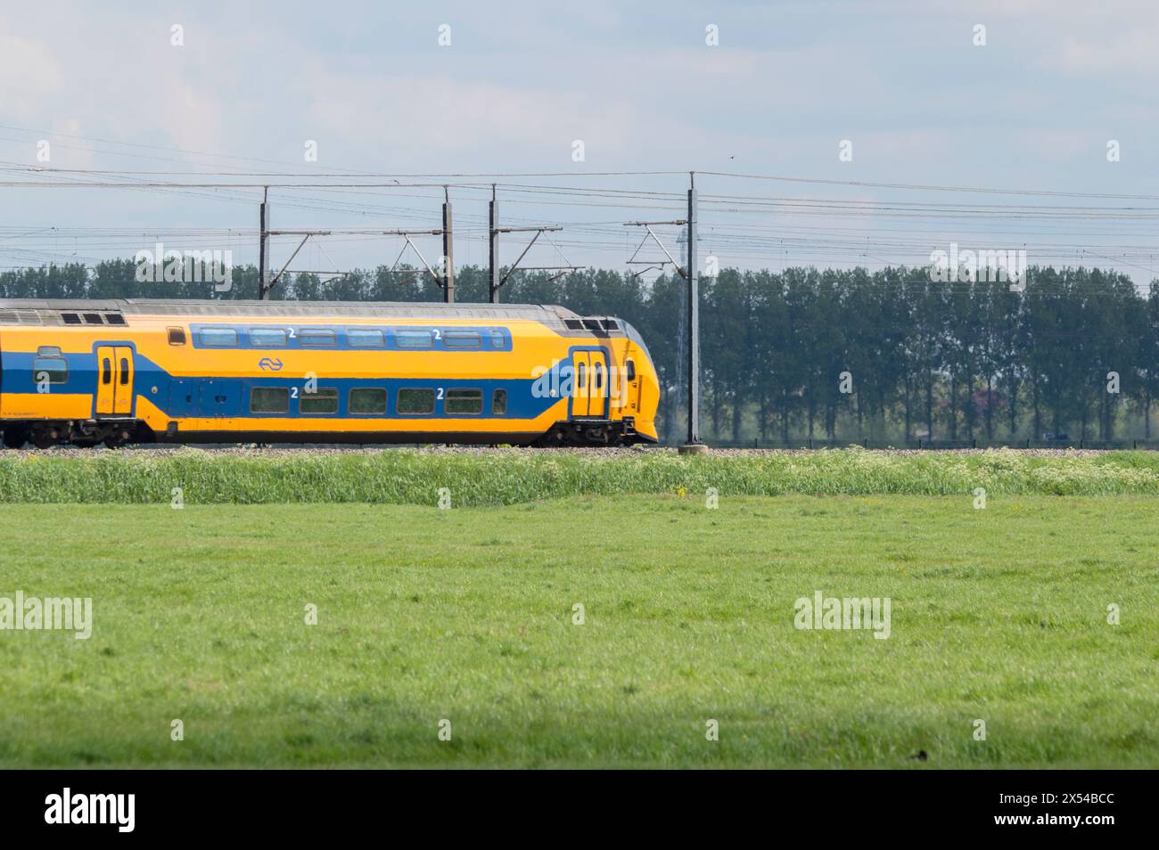 Side view ns train hi-res stock photography and images - Alamy