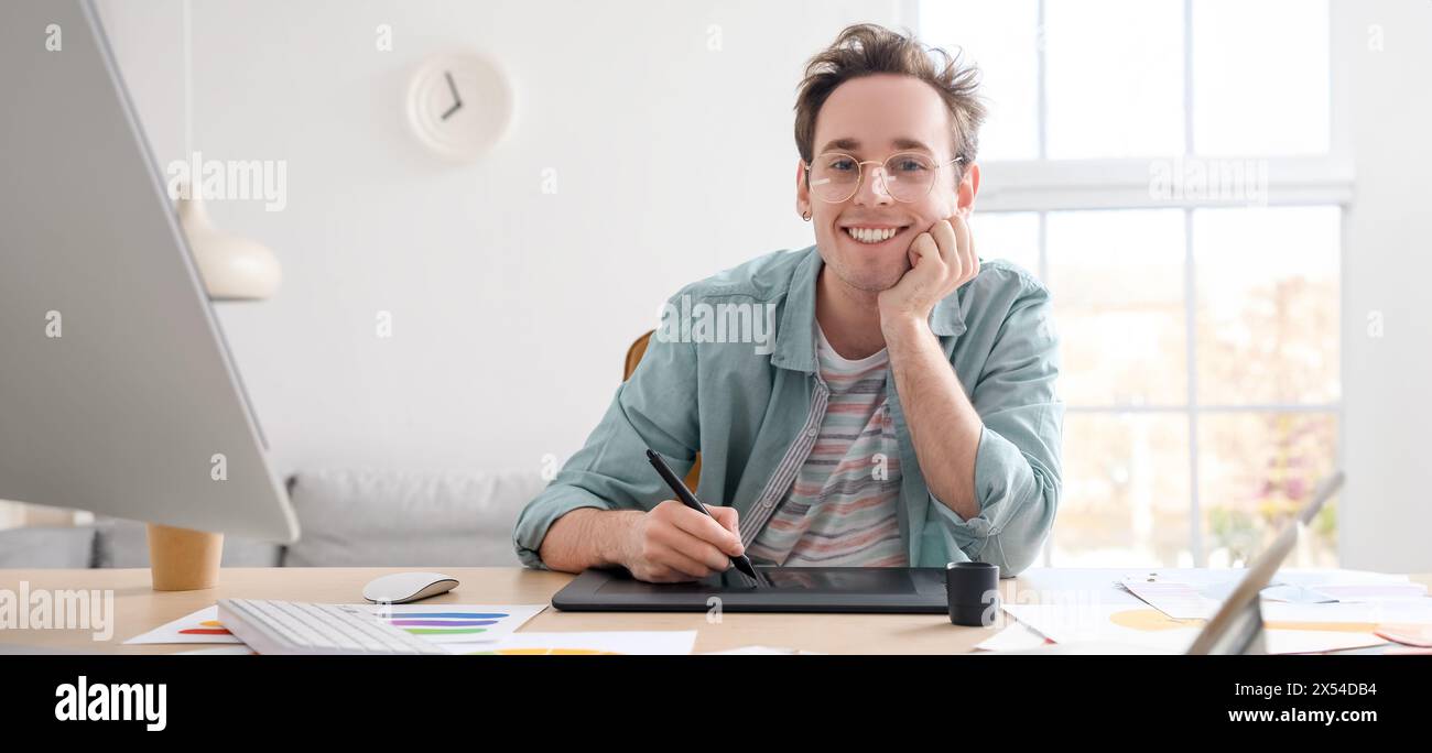 Portrait of male graphic designer in office Stock Photo - Alamy