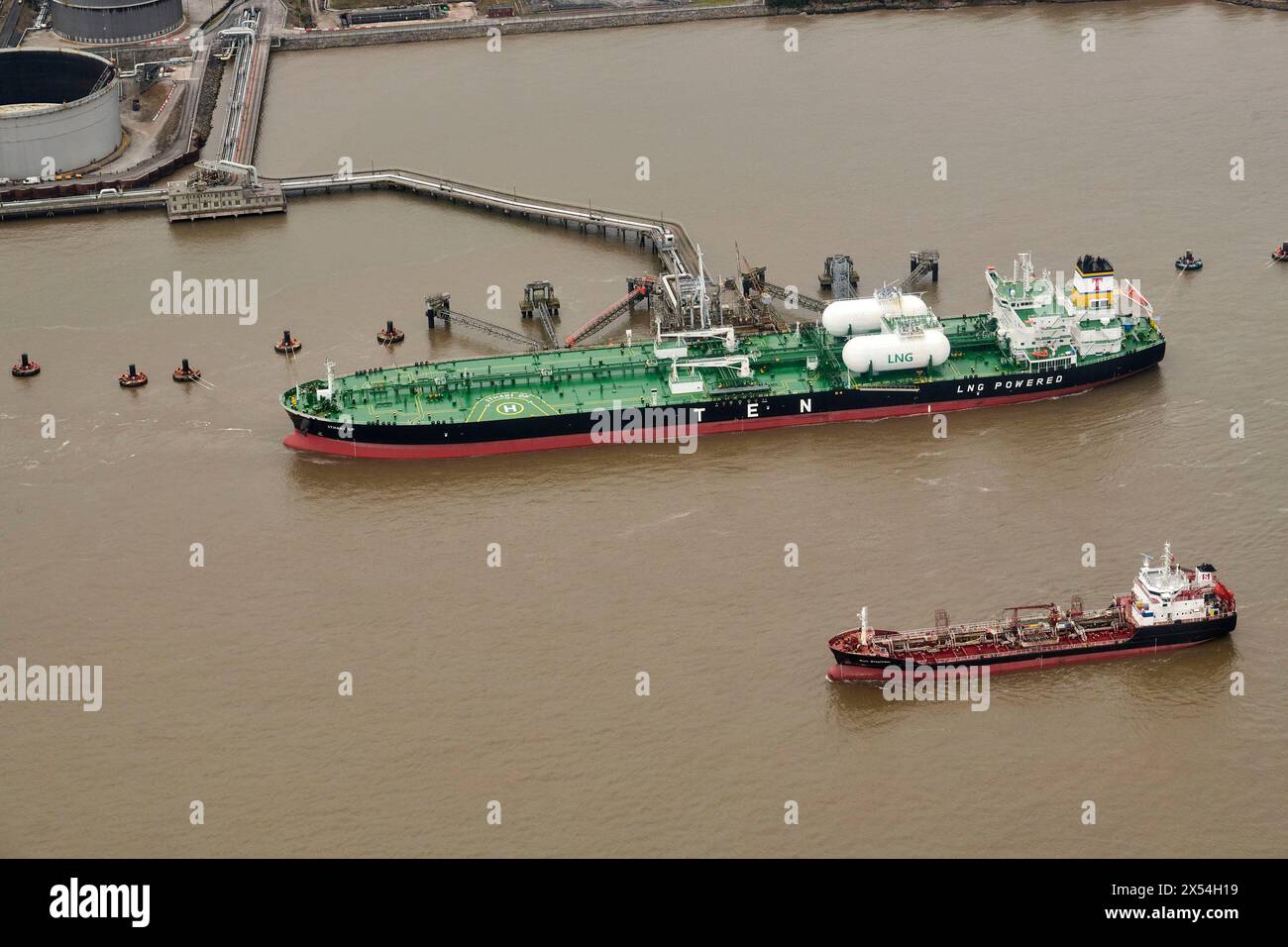 Tanker to tanker transfer hi-res stock photography and images - Alamy