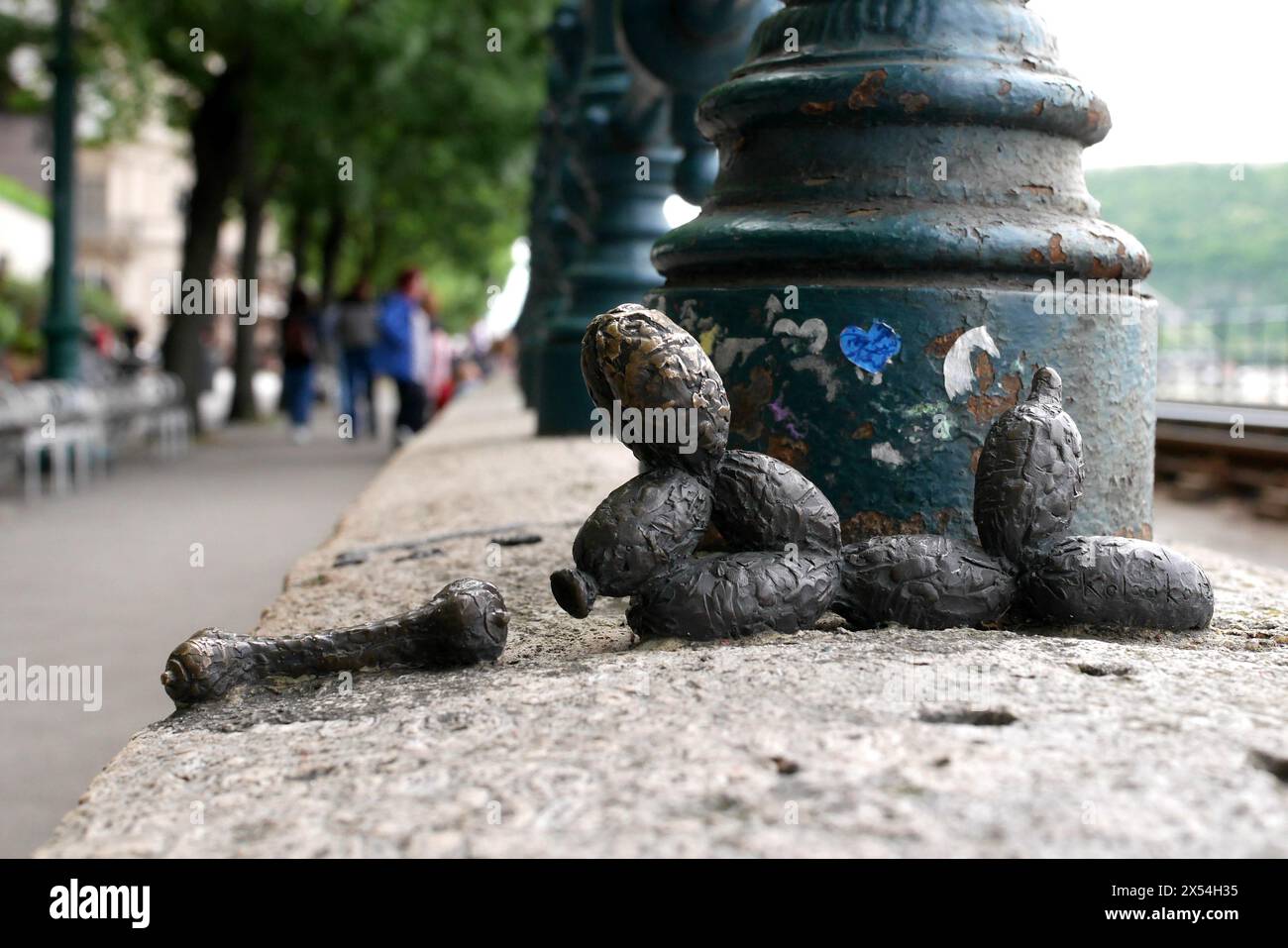 Libido, a balloon dog, a bronze mini statue by Hungarian Ukrainian ...