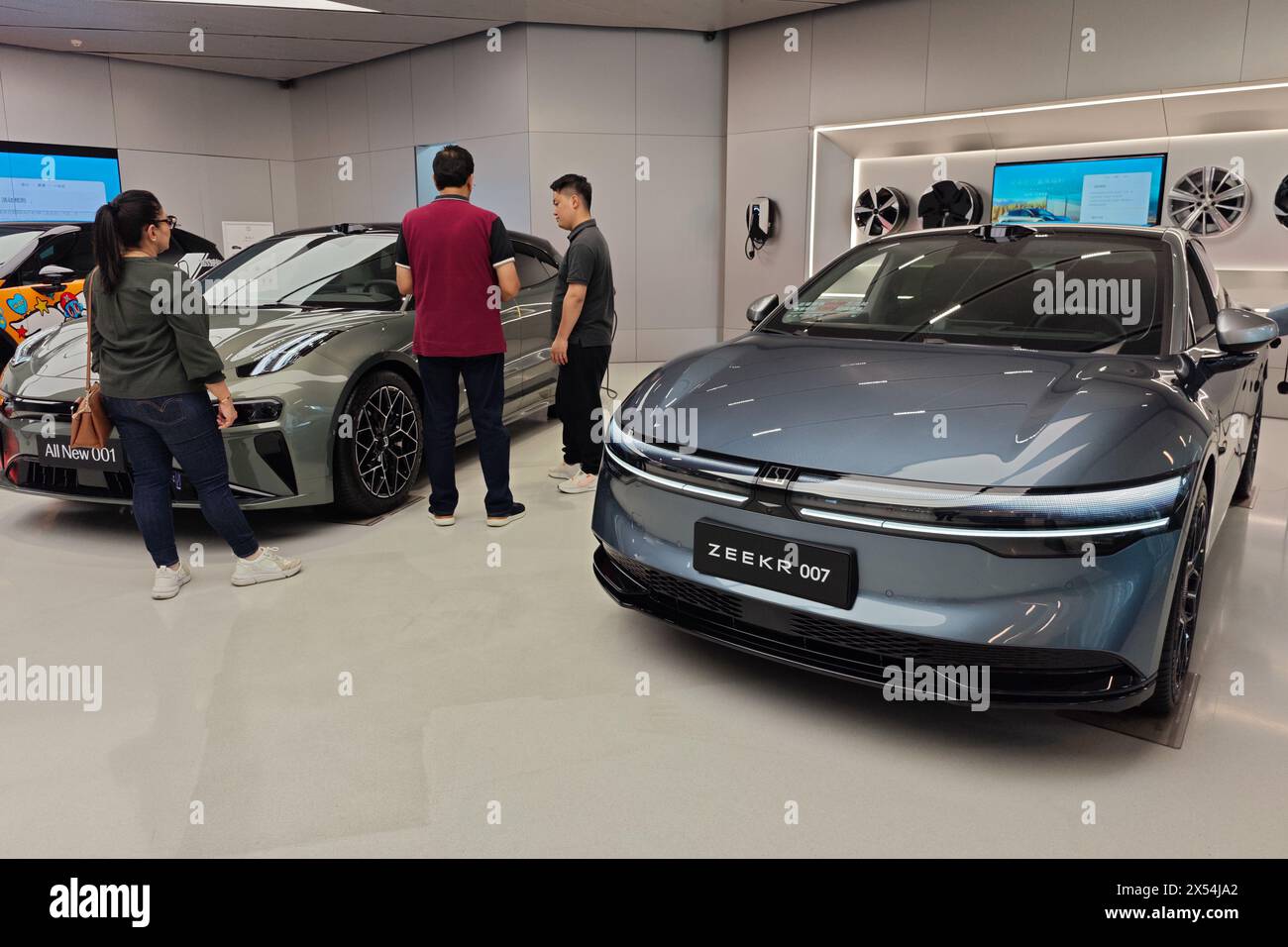 SHANGHAI, CHINA - MAY 7, 2024 - Customers check out ZEEKR new energy ...