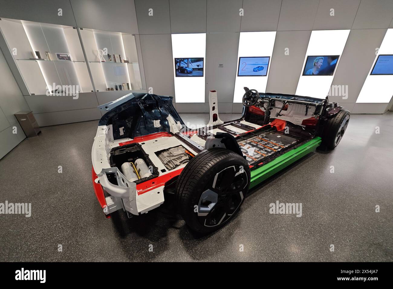 SHANGHAI, CHINA - MAY 7, 2024 - Customers check out ZEEKR new energy ...